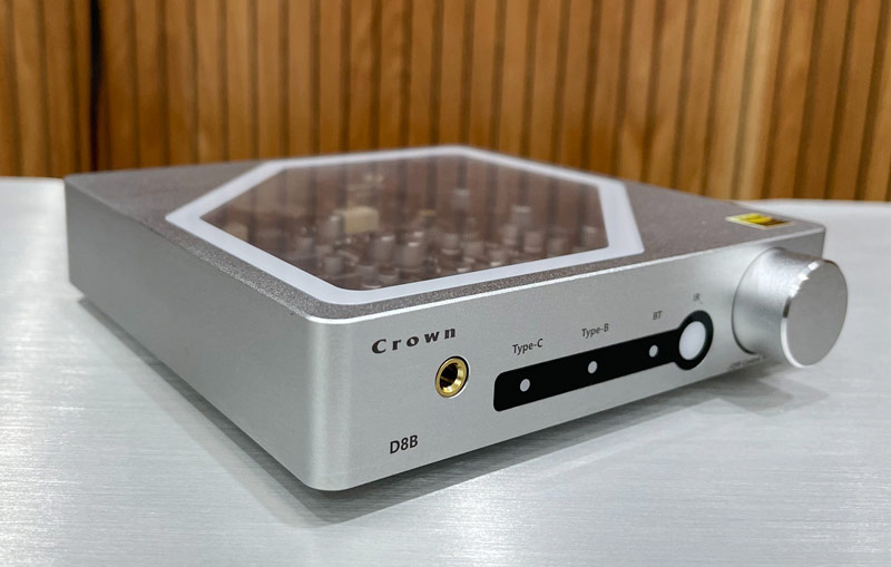 Giải mã DAC Crown D8B - Khả năng trình diễn ấn tượng